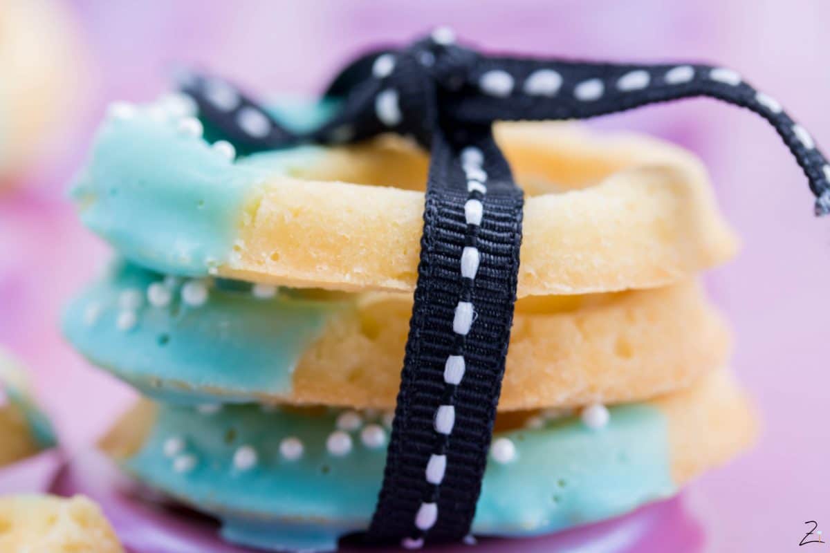 Süße Brezeln aus Mürbeteig backen | Zimtblume.de