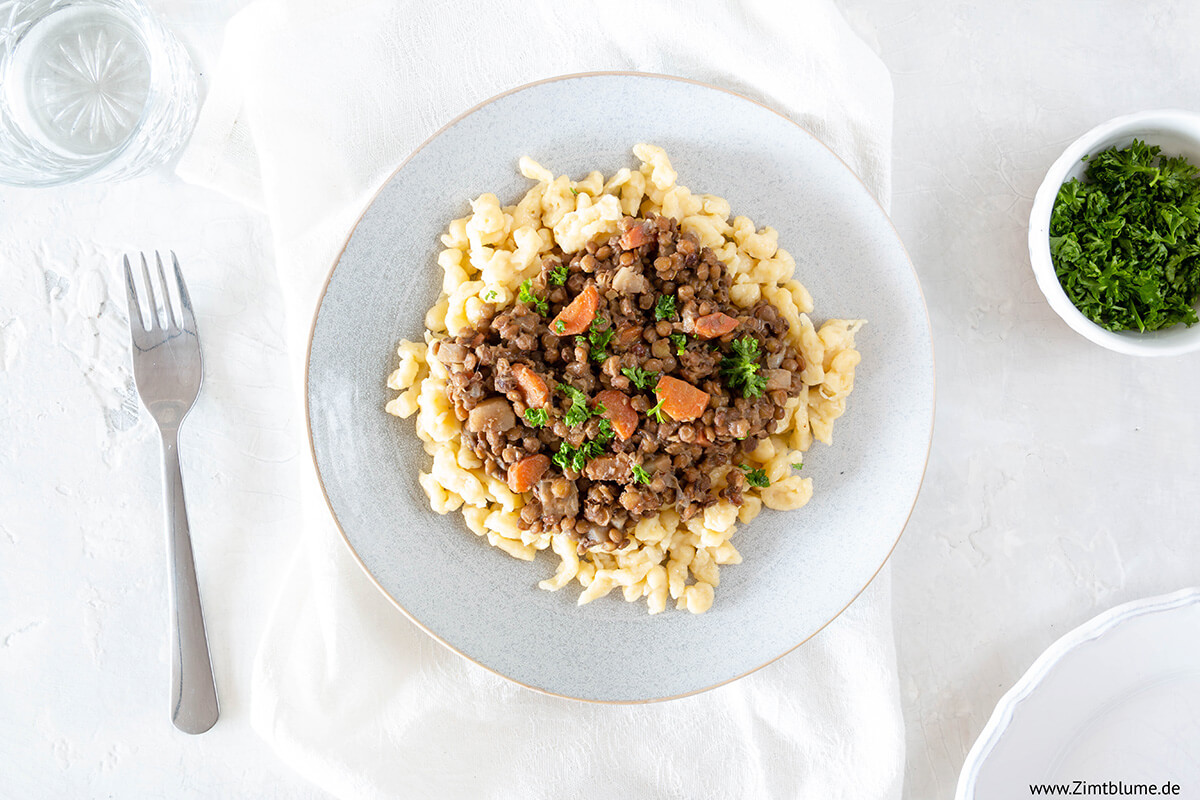 Saure Linsen: Original schwäbisches Rezept für Linsen mit Spätzle ...